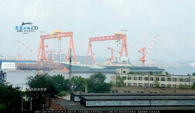 国产航母首次安装武器：疑似海红旗10导弹上舰(图)_手机新浪网