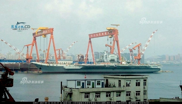 国产航母首次安装武器：疑似海红旗10导弹上舰(图)_手机新浪网
