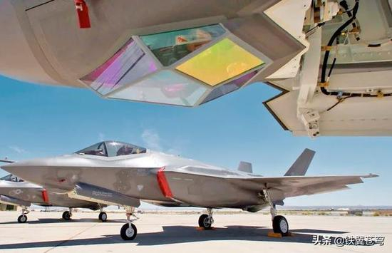歼20或将配600万像素红外相机是F35六倍 可盯死F22_手机新浪网