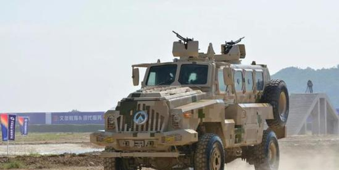 我军曾从南非进口防地雷反伏击车 今已有多款国产型_手机新浪网