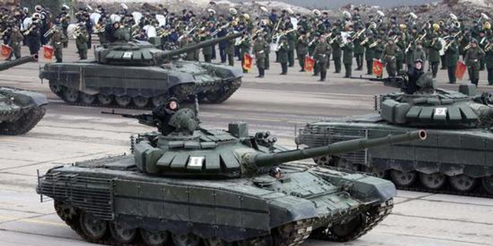 俄军大规模换装最新型T72 3大性能与中国96B尚有差距_手机新浪网