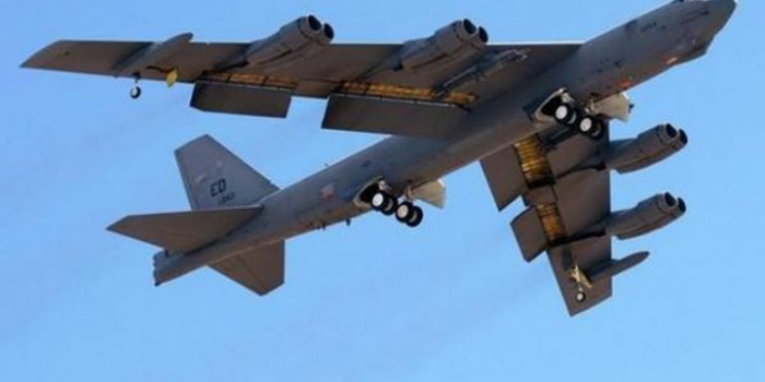 美军升级B52武器挂架 可携炸弹之母及高超音速武器_手机新浪网