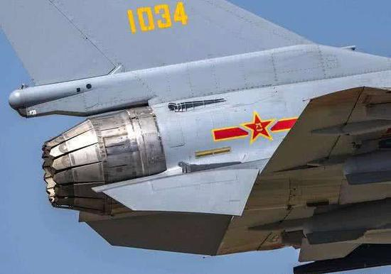 歼10B航展表演的超机动在实战并不会做 易被对方锁定_手机新浪网