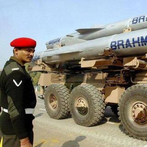 印媒称印度布拉莫斯导弹有4大优点 性能远超东风21D_手机新浪网