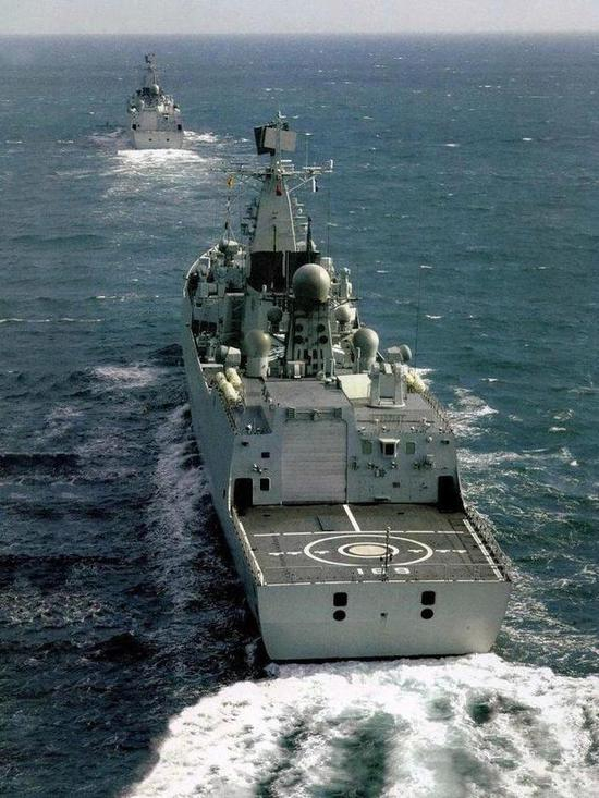 我052B驱逐舰进坞引发联想 或效仿深圳舰改成大号054A_手机新浪网