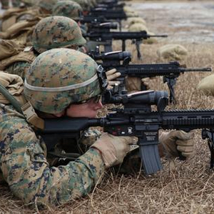 美陆战队换装M27步枪可配两脚架 威力堪比轻机枪_手机新浪网