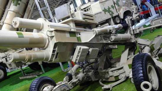 我国产AH4型155毫米榴弹炮性能不逊美国 造价也不菲_手机新浪网