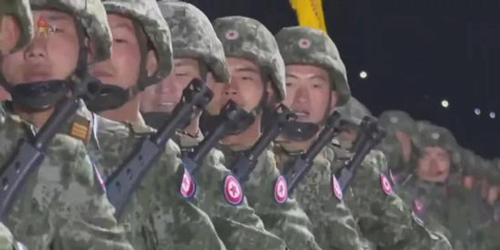 朝鲜八大阅兵首次曝光的"狙击榴" 更像中式还是美式_手机新浪网