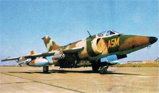 巴西曾与意大利合造轻型攻击机 技术含量超中国飞豹_手机新浪网