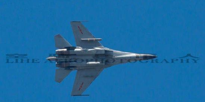 我歼16首曝挂载KD88导弹 可在200公里外对敌精确打击_手机新浪网