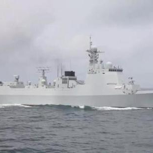 美F35战机或在南海挑衅 我军派2艘052D舰助岛礁防空_手机新浪网