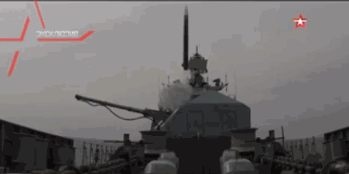 俄军导弹飞出垂发为何会先停一下？因采用冷发射体制_手机新浪网