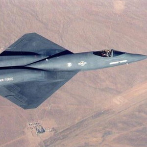 YF23各项设计堪称跨时代 但为何最后赢的却是F22？_手机新浪网