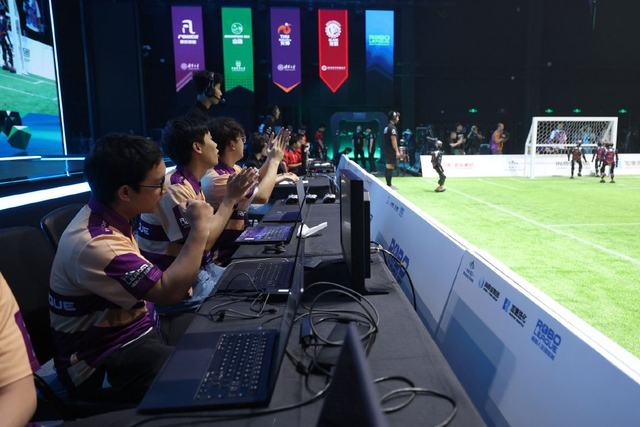 北京：国内首场机器人足球3V3 AI赛 清华大学火神队夺冠_新浪图片