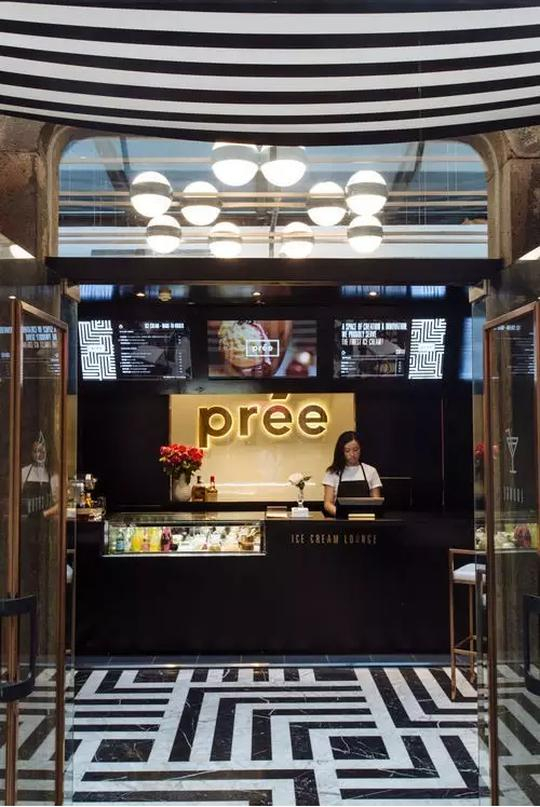 这家冰淇淋店，只用黑白条纹装饰，但是很酷