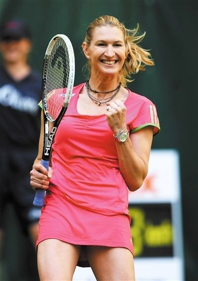 还记得那位格拉芙吗？网坛伉俪已携手走过16年