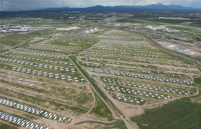 航空拍摄“飞机墓地”，大批退役飞机静候于此