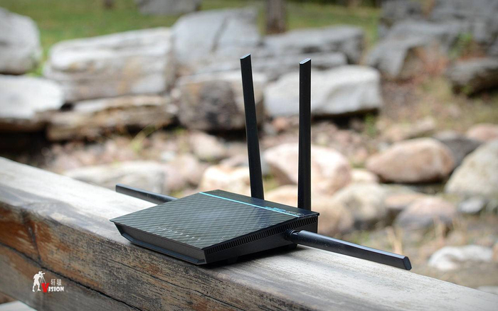华硕RT-ACRH17全面评测：5G穿墙大幅提升、价格亲民__财经头条