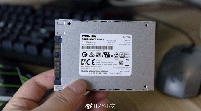 SSD价格能降了？64层3D闪存上市了，东芝TR200固态硬盘开箱测试