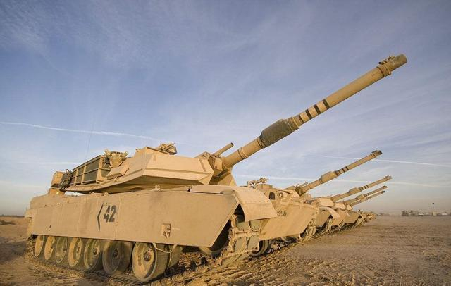 M1又被击毁了！美媒：可能是中国导弹，别国的打不穿