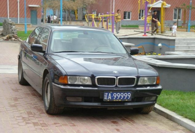 辽A00000-99999大揭密，均为罕见豪车，有款古董车价格竟然翻翻