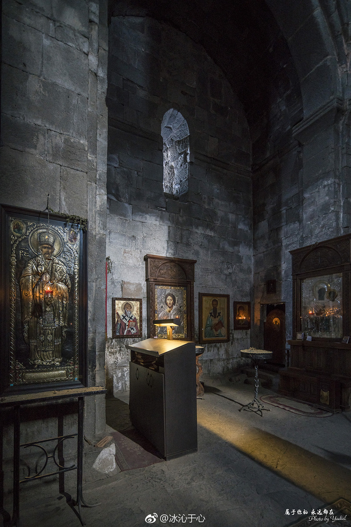 卡兹别克山（Kazbegi）的圣三一教堂（Gergeti Trinity Church）