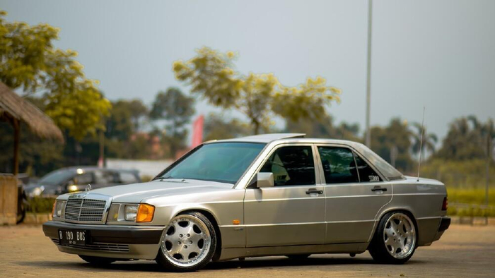 奔驰W201, 经典车型C-CLASS的前身|奔驰|前身|E级_新浪新闻