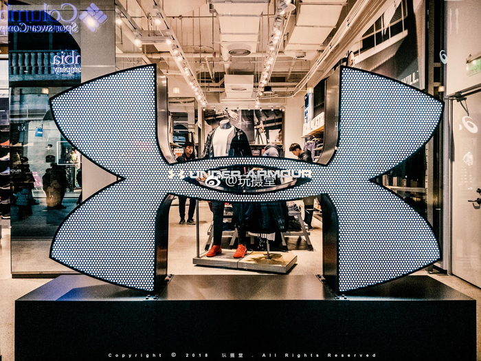 试拍一下，ps里调的5T的dng文件。感觉不错