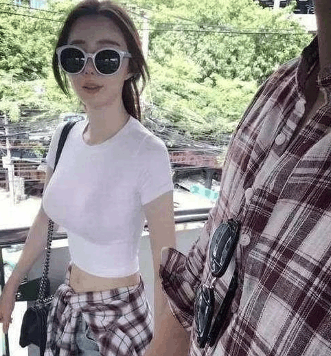 街拍上围挺拔的美女, 真空更吸睛|美女|真空|身材|衣服|女生_新浪新闻