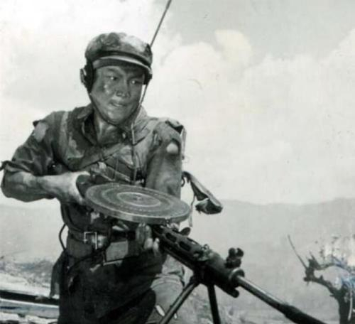 武器背后的故事：DP-28轻机枪，保家卫国的利器|轻机枪|武器|表尺