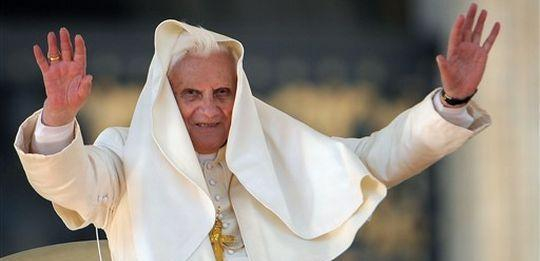 人类史上最牛大咖，控制人的从出身到死亡，连皇帝都怕他