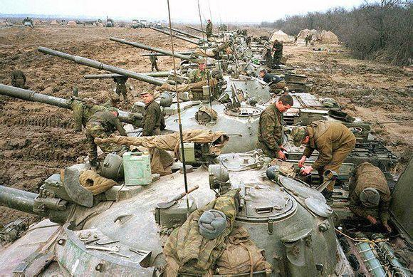 格罗兹尼之战被称为最可怕巷战！伤亡再大俄为何也不动用轰炸机？