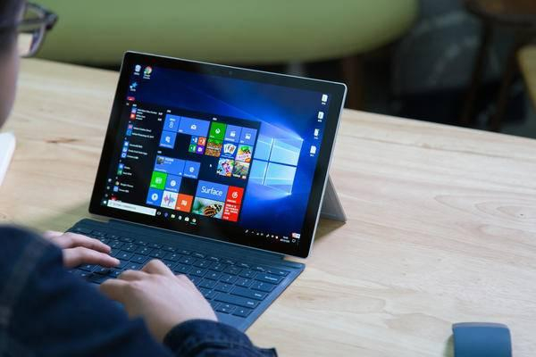 全新 Surface Pro，让我爱上了 Windows 笔电