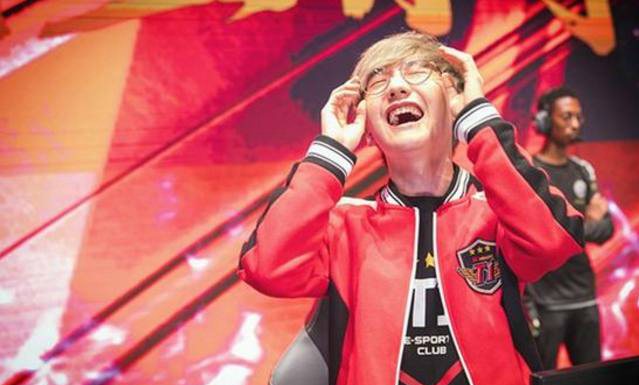 LOL：S7总决赛中10张最难忘照片：罕见的魔王泪