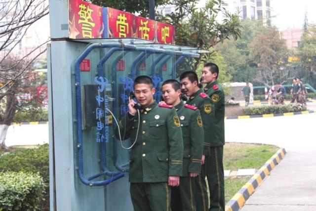 荣耀手机成军用手机，中国广大官兵可以像普通人一样打电话上网了__财经头条__新浪财经