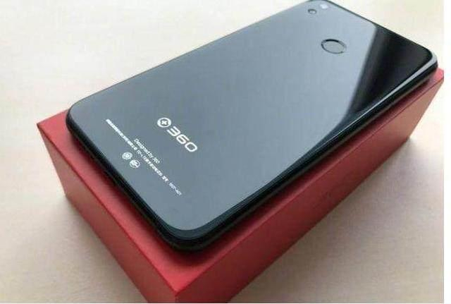 最高性价比的千元机: 虐华为、魅族, 骁龙660+6G运存+4100毫安__财经头条__新浪财经