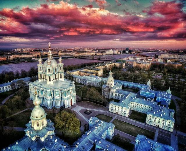 白蓝相间的清新之地，彼得大帝之女曾在此出家修道|叶卡捷琳娜|圣彼得堡|大帝_新浪新闻