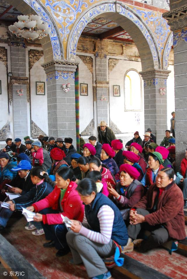 云南这个村落一半人信天主教，家家户户酿葡萄酒，过着法式生活！