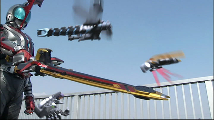 《假面骑士甲斗》能够使用哪些武器？|骑士|武器|假面|苦无|力量_新浪新闻