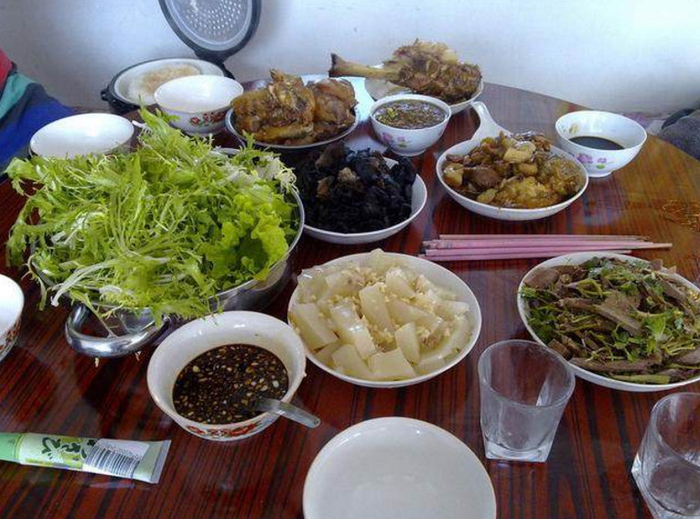 去朋友家里蹭了一顿饭