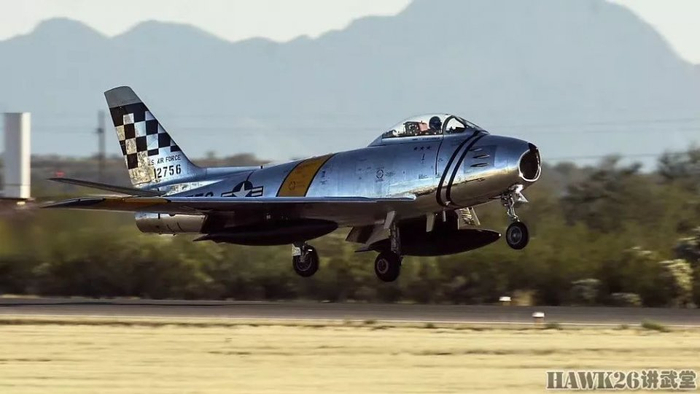 经典战机上演穿越剧“遗产飞行”训练正在进行时