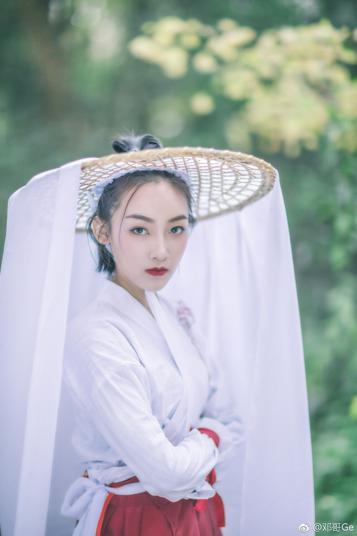 美女校花 湖南省艺术学院 艺校中国舞专业毕业 身高162cm 体重41kg 爱