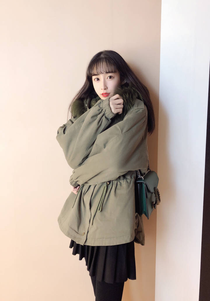 美女校花爱吃鸡 空中乘务员 97年 身高173cm 体重50kg 喜欢玩吃鸡 腿