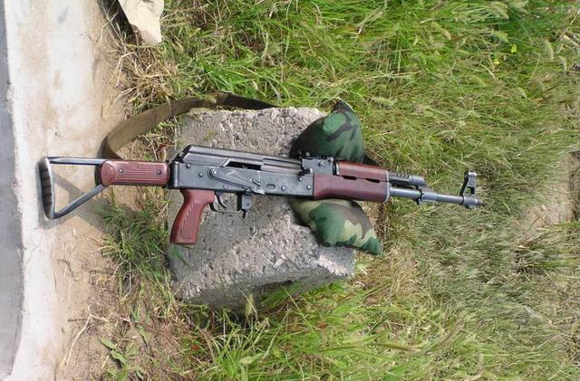 教你区别国产56式步枪和AK-47及衍生型号，下次遇到别搞错了