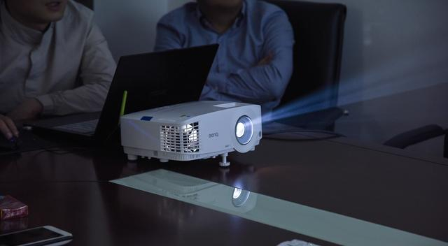 开启高效办公时代 BenQ E580投影机体验__财经头条