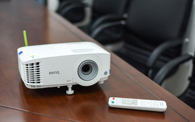 开启高效办公时代 BenQ E580投影机体验__财经头条