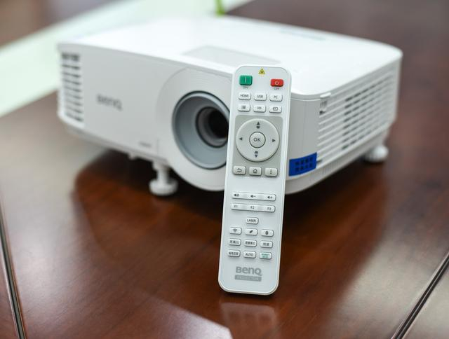 开启高效办公时代 BenQ E580投影机体验__财经头条