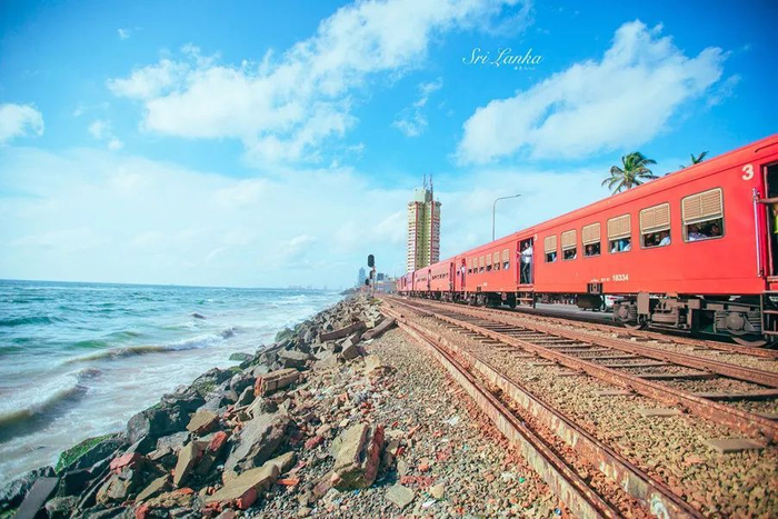 乘坐真实版《千与千寻》海上小火车品锡兰红茶，穿越印度洋的眼泪