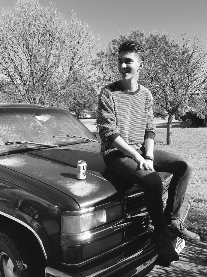 Greyson Chance宣布自己有初恋了！同时宣布自己已经进录音室了