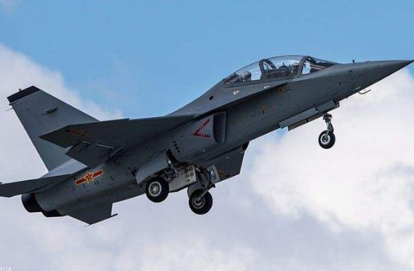 飞行员培训超贵，等于自身体重的黄金，中国教练机立大功